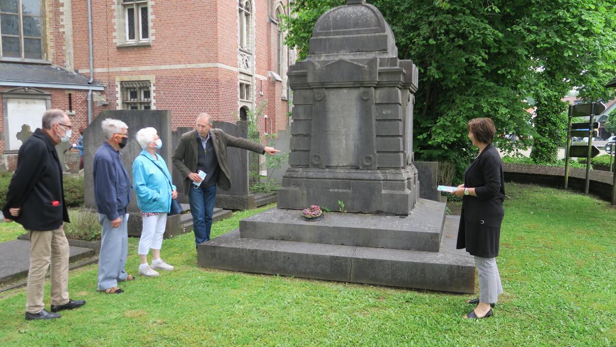 Graftekens in ere hersteld aan Sint-Guibertuskerk | GVA
